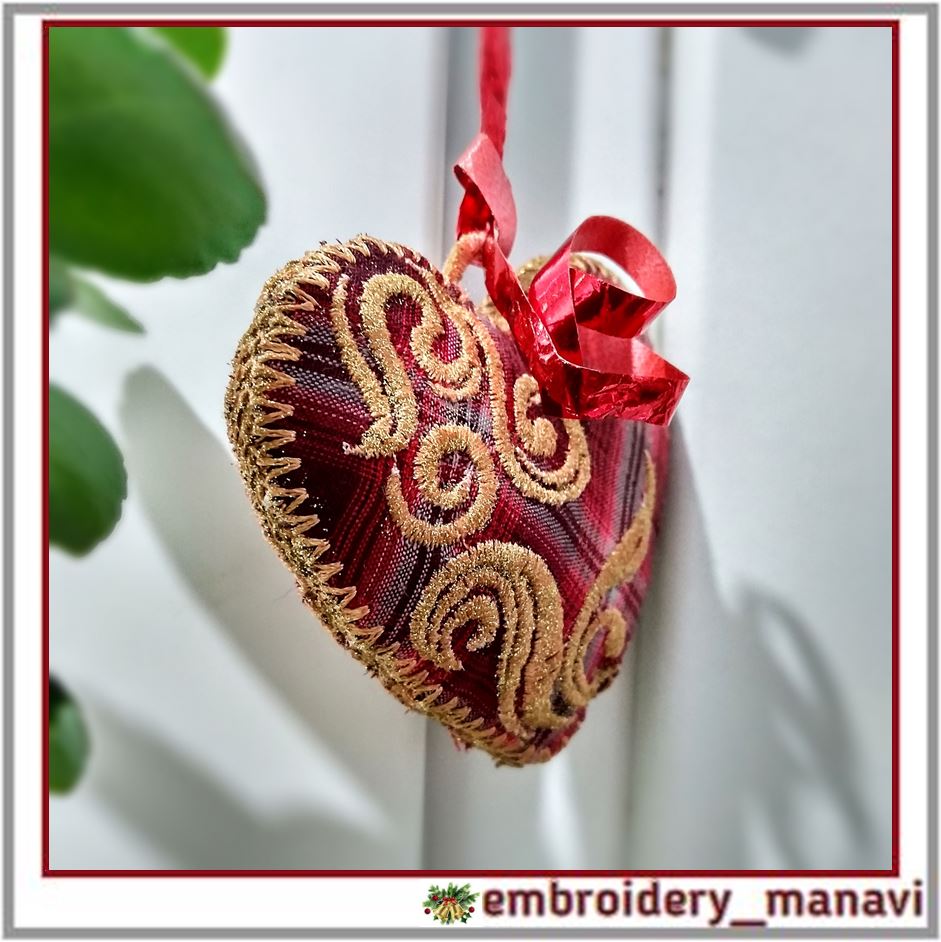 In the hoop Christmas toy heart machine embroidery design. - So Fontsy