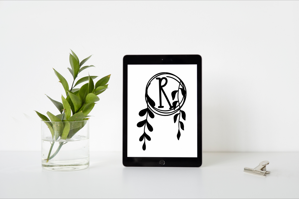 Cedar Loop Monogram - So Fontsy