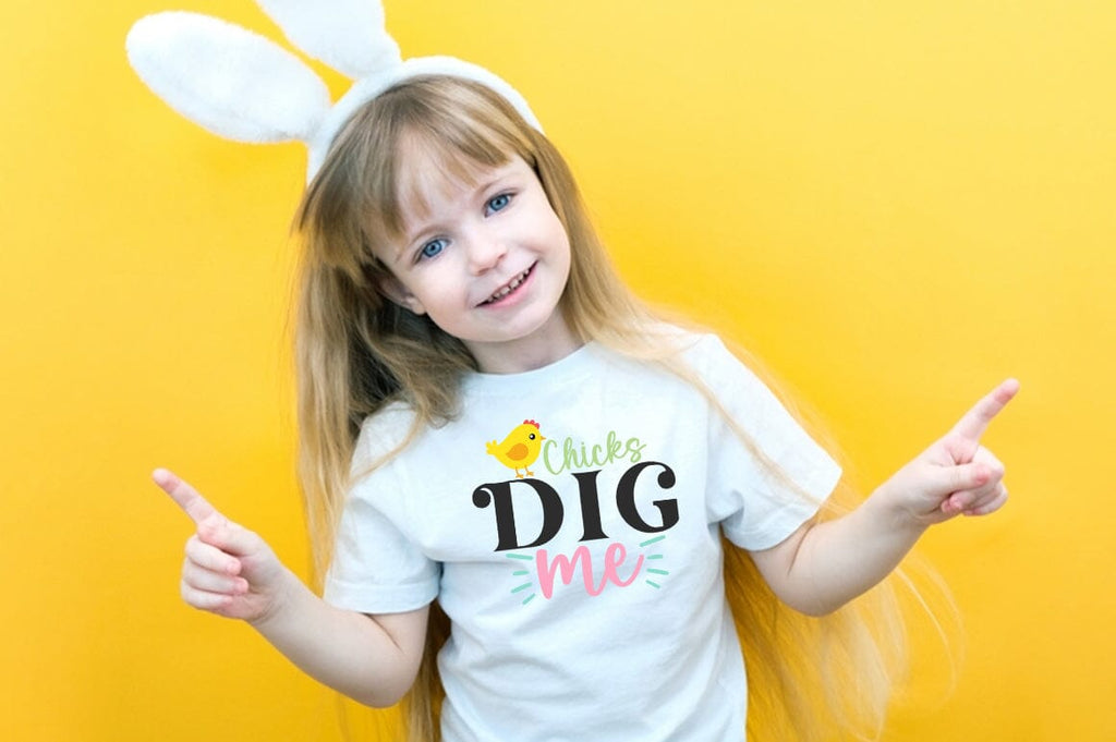 Chicks Dig Me SVG Design - So Fontsy
