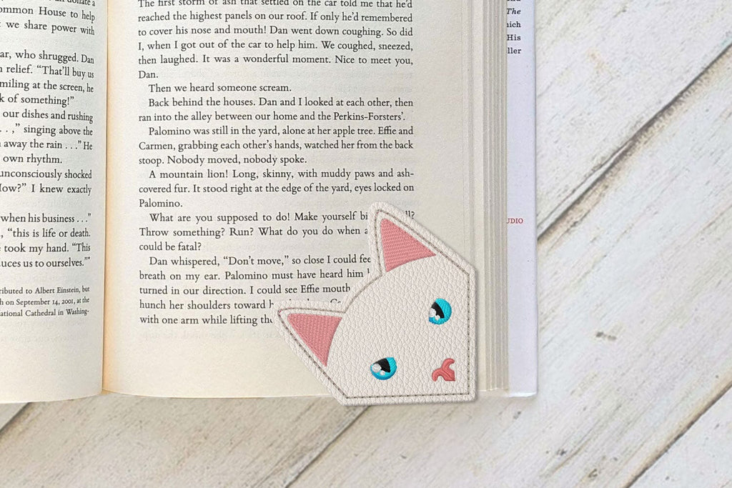 Realistic Cat Face Corner Bookmark ITH Applique Embroidery - So Fontsy