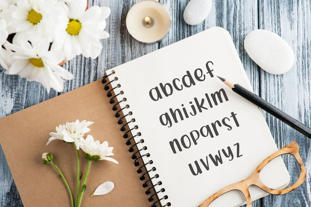 Rise of Red Handwritten Font - So Fontsy