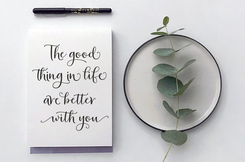 Glaudia Script - So Fontsy