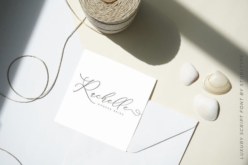 Medusa Luxury Script - So Fontsy