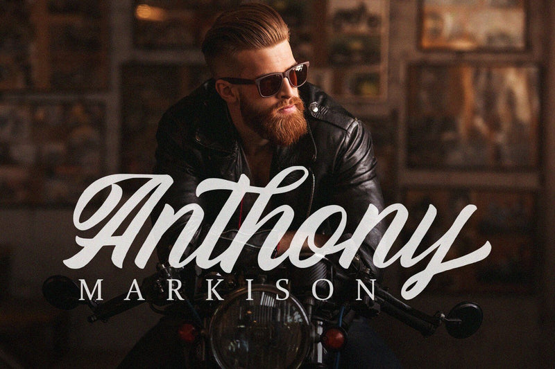 Memphis - Modern Script Font - So Fontsy