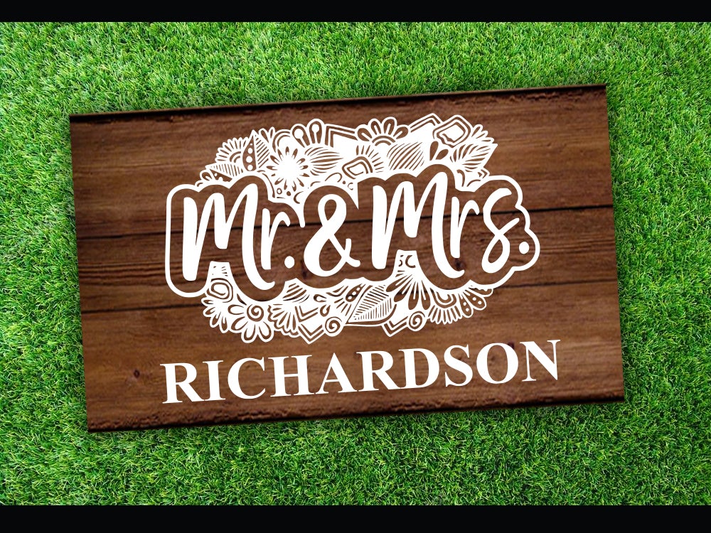 Mr and Mrs Sign Board - So Fontsy