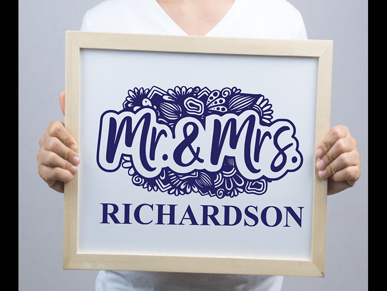Mr and Mrs sign Board - So Fontsy