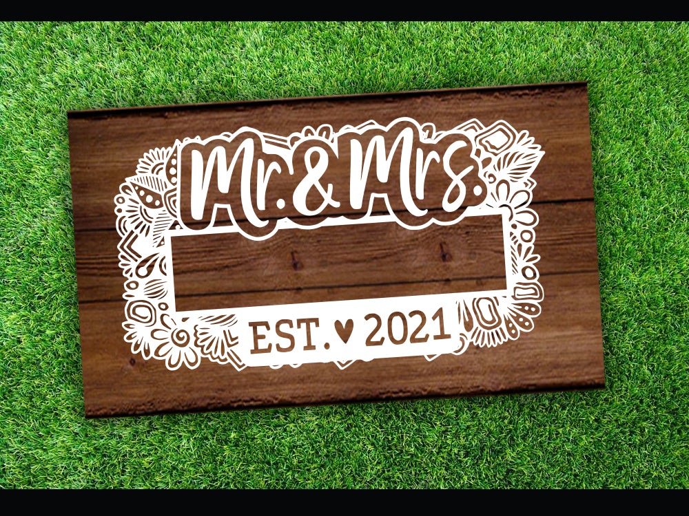 Mr and Mrs Sign Board - So Fontsy