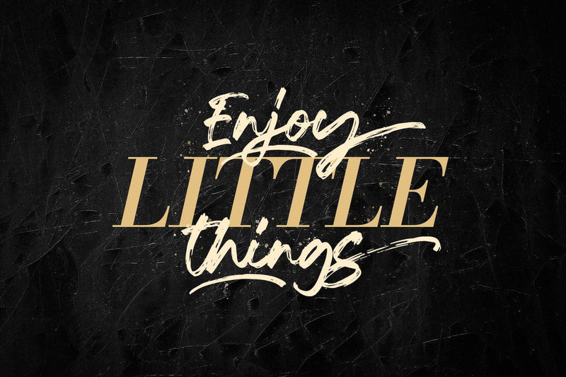 Ramez - Textured Brush Font - So Fontsy